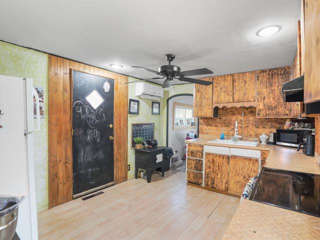 300 14th Ave N