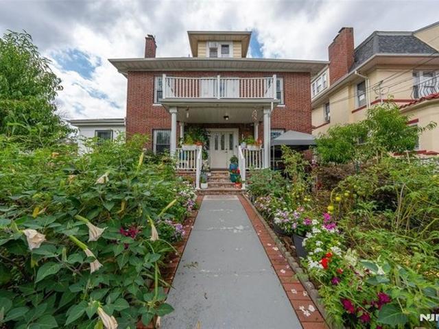 300 302 Ridge St, Newark, NJ 07104