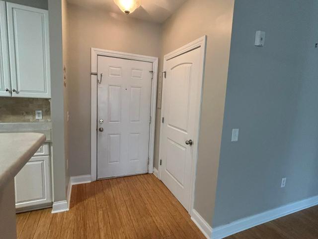 300 325 Gateway Condos Drive
