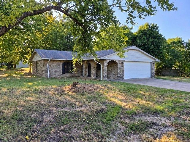 300 7th Ave, Warner, OK 74469