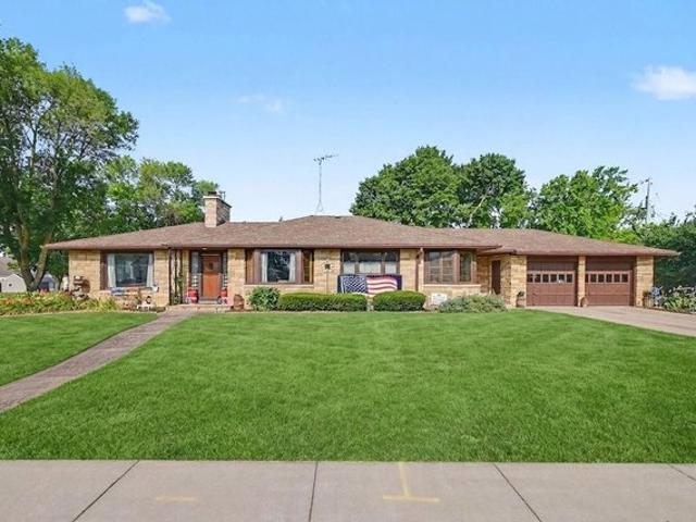 300 5th St NE, Montgomery, MN 56069