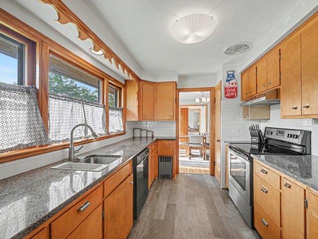 300 5th Street NE