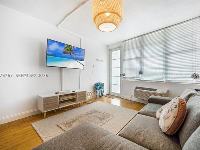 300 74th St Apt 6, Miami Beach, FL 33141