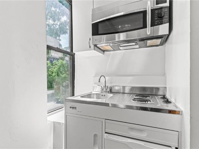 300 8th Avenue # 3C