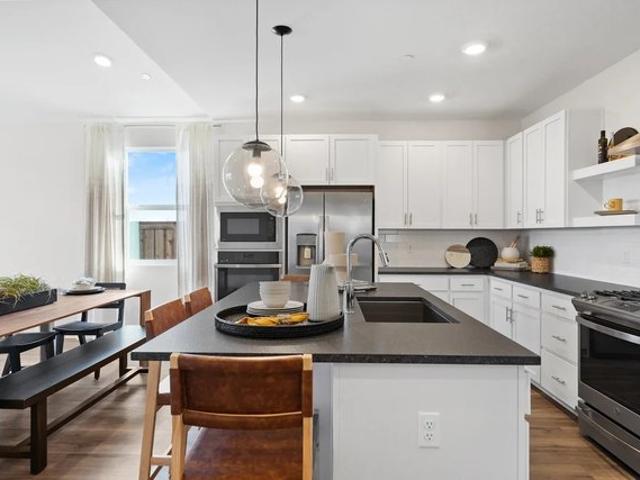 300 Cottonwood Path, Dixon, CA 95620