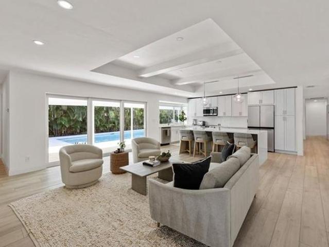 300 Country Club Dr, Naples, FL 34110