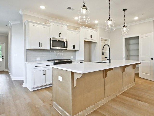 300 Colsen Dr, Acworth, GA 30102
