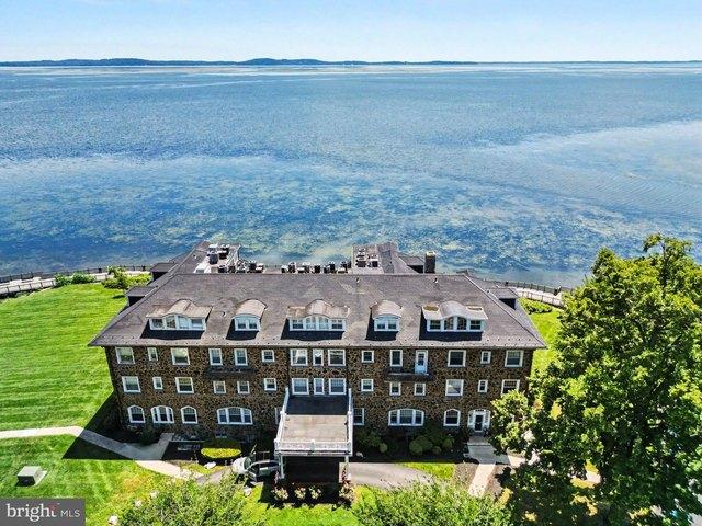 300 Commerce St Apt C, Havre de Grace, MD 21078