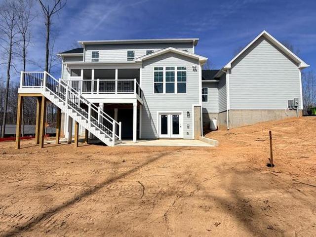 300 Compass Cove