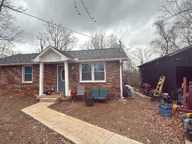 300 Carla Ct, Clarksville, TN 37043