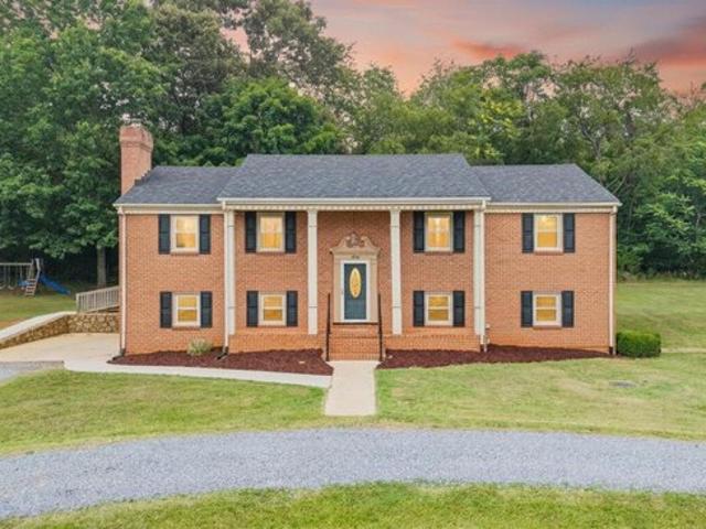 300 Casaloma Dr, Forest, VA 24551