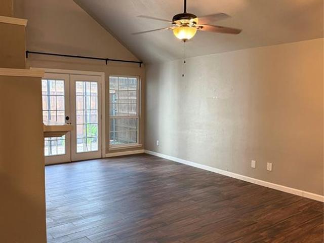 300 Cimarron Way