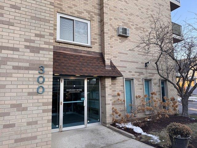 300 Circle Ave Apt 3G, Forest Park, IL 60130