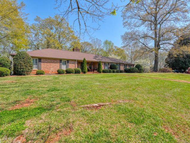 300 Crestview Lane
