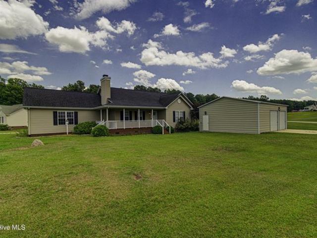 300 Crest Pl, Jacksonville, NC 28540