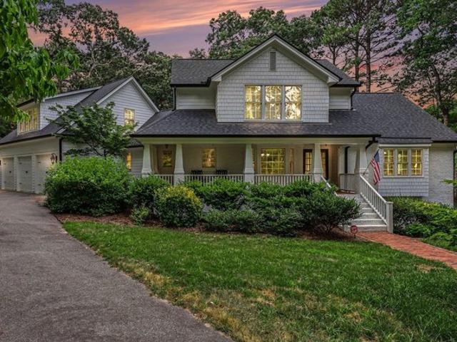 300 Cross Lake Dr, Fuquay Varina, NC 27526