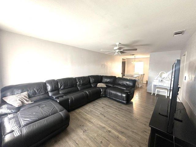 300 Amarillo St, Plainview, TX 79072