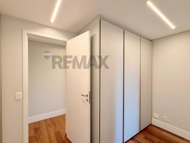 300 Área Útil Apartamento Alugar, 4 Dormitórios localizado em Rua Maria Antônia Ladalardo, 20, Jardim Fonte do Morumbi, São Paulo, São Paulo, 05704130 | Brasil