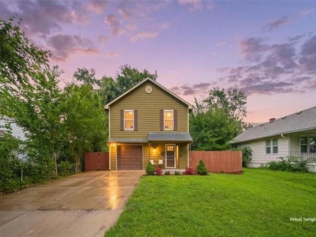 300 B N Buchanan St, Olathe, KS 66061