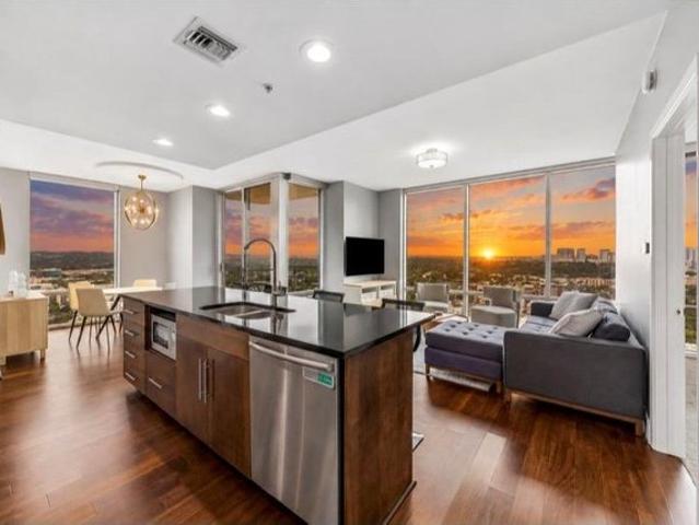 300 Bowie St Apt 2805, Austin, TX 78703