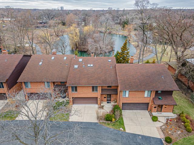 300 Boardwalk Pl, Park Ridge, IL 60068 | Compass