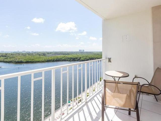 300 Bayview Dr #702, Sunny Isles Beach, FL 33160