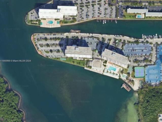 300 Bayview Dr #906, Sunny Isles Beach, FL 33160