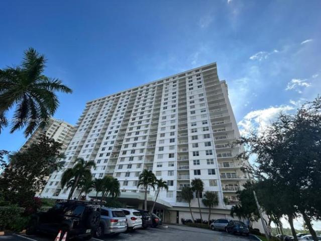300 Bayview Dr #207, Sunny Isles Beach, FL 33160
