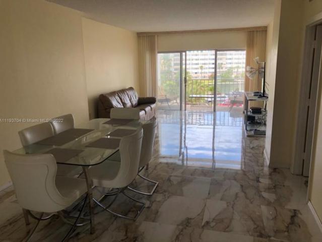 300 Bayview Dr #309 Sunny Isles Beach, FL 33160