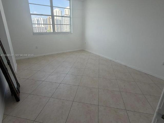 300 Bayview Dr, Unit 915, Sunny Isles Beach, FL 33160 | MLS #A12009
