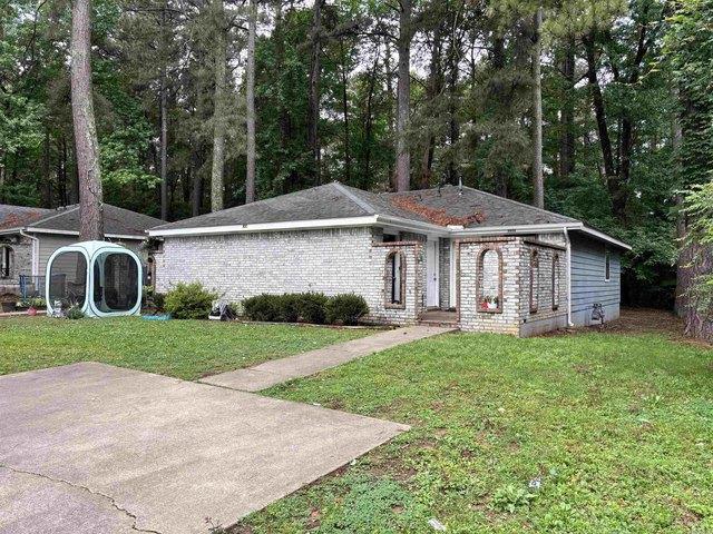 300 Bellewood Ln, Jacksonville, AR 72076