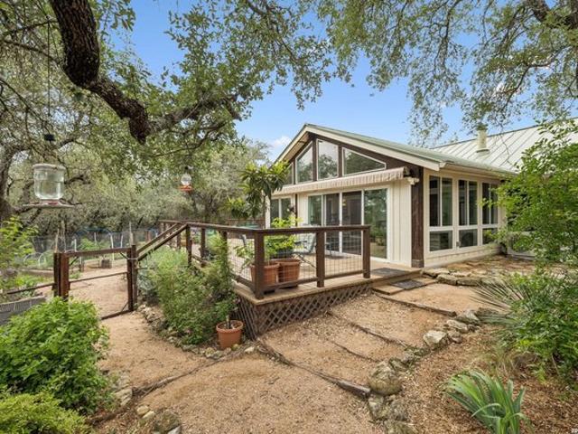 300 Bluff Rd, Spicewood, TX 78669