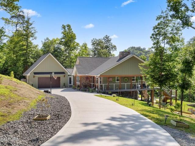 300 Black Fox Rd, Washburn, TN 37888