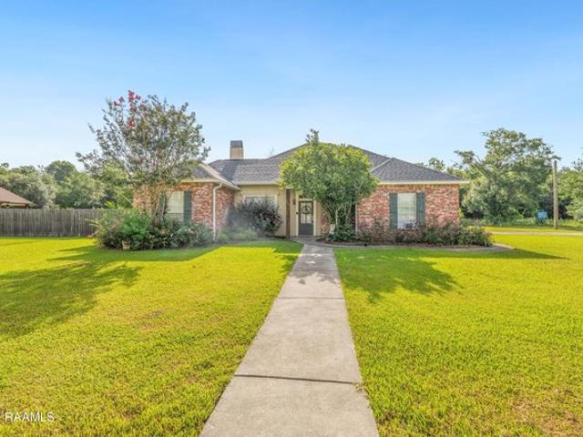 300 Bridgeport Ln, Carencro, LA 70520