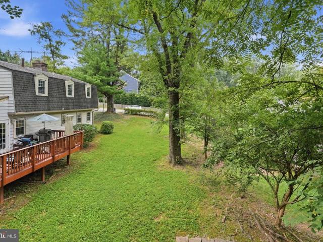 300 Broadleaf Drive NE