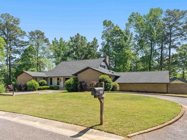 300 Golf Dr, Hoover, AL 35226