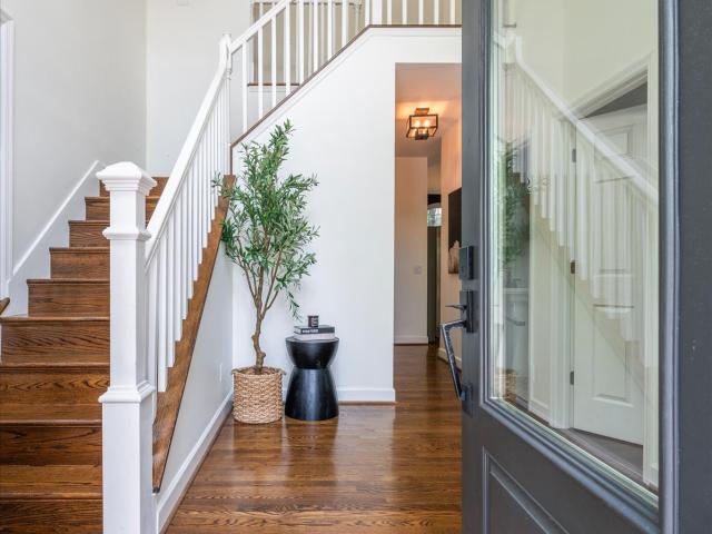 300 Gainsway Ct
