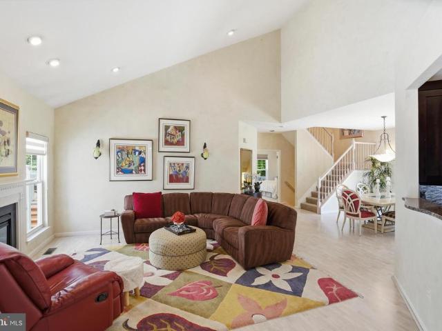 300 Glatisant Place # 300