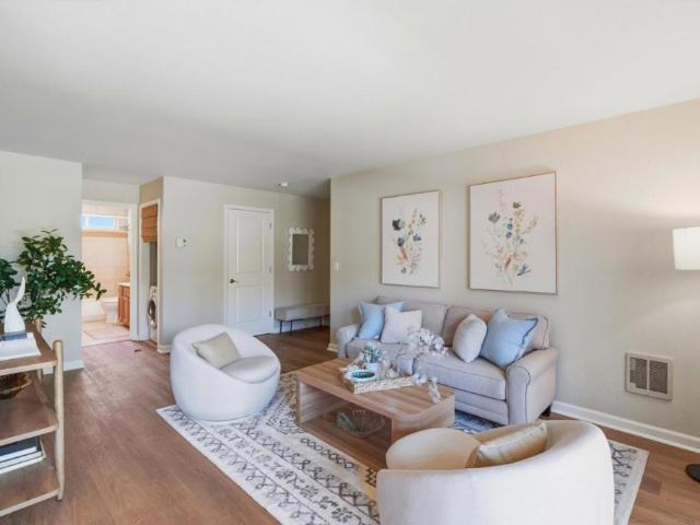 300 Glenwood Circle 186