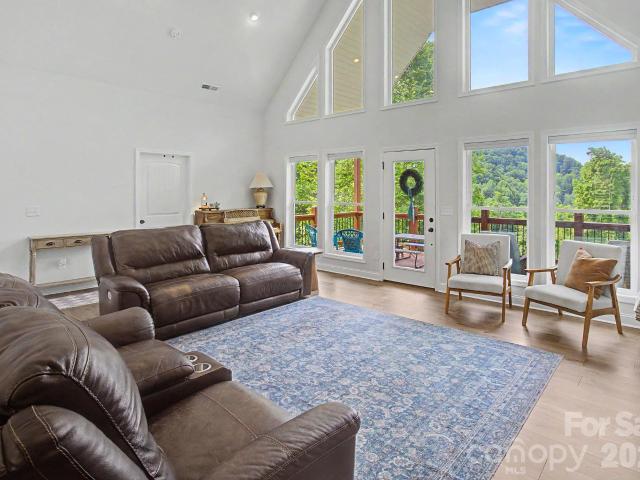 300 Green Meadow Lane