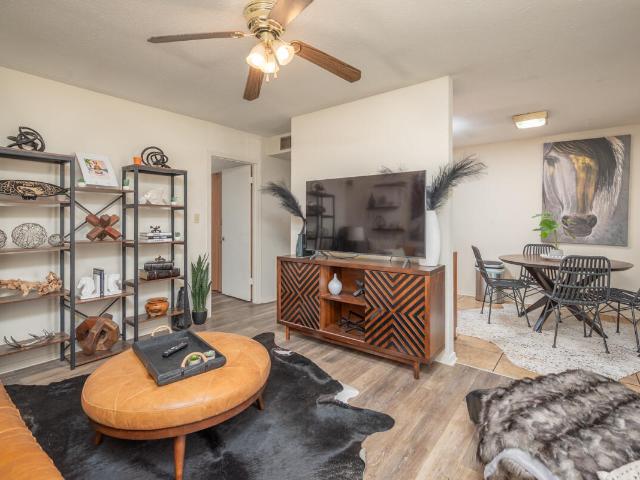 300 Green St. Unit 1 4