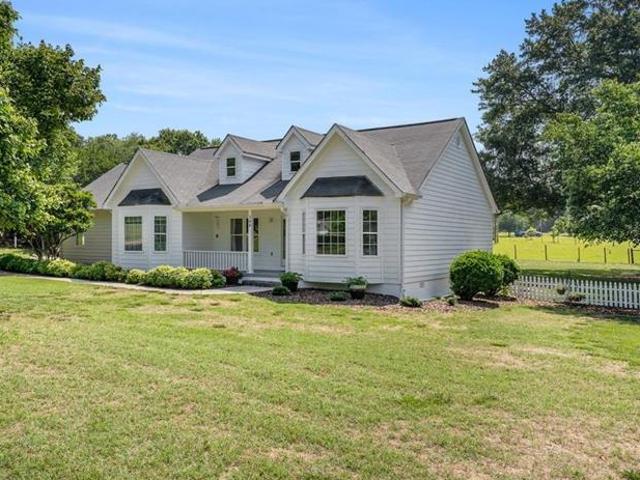 300 Greenfield Cir, Fayetteville, GA 30215