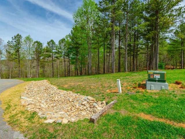 300 Deer Ridge Pt, Jasper, TN 37347
