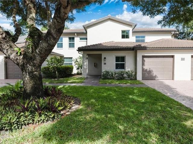 300 Diamond Cir Apt 308, Naples, FL 34110