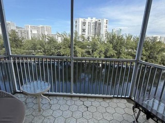 300 Diplomat Pkwy Apt 712, Hallandale Beach, FL 33009
