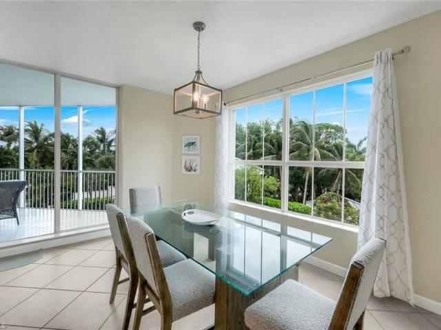 300 Dunes Blvd Apt 203, Naples, FL 34110