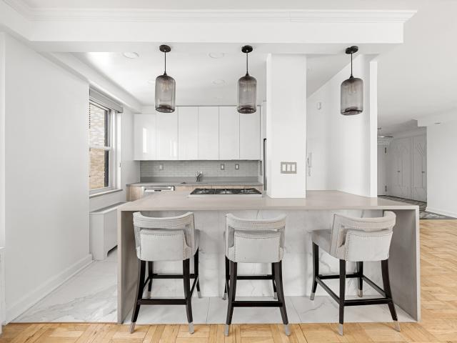 300 E 40TH Street 32/K