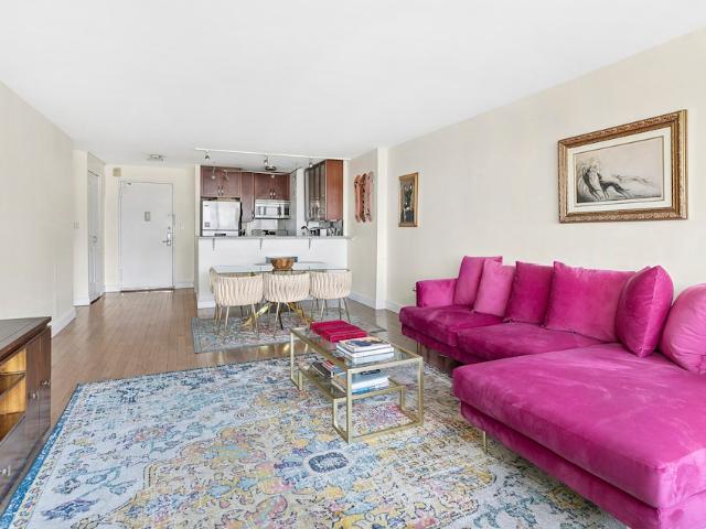 300 E 59TH Street 3504