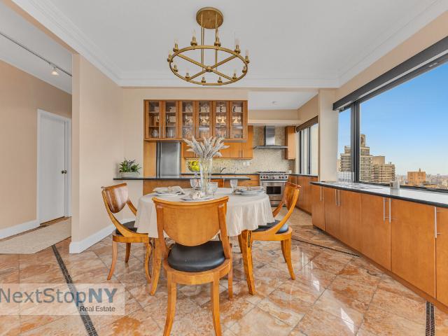 300 E 59TH Street PH06