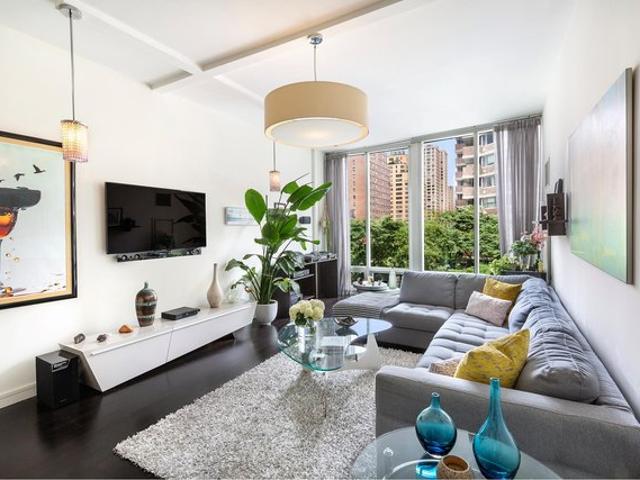 300 E 23rd St Apt 4C, New York, NY 10010